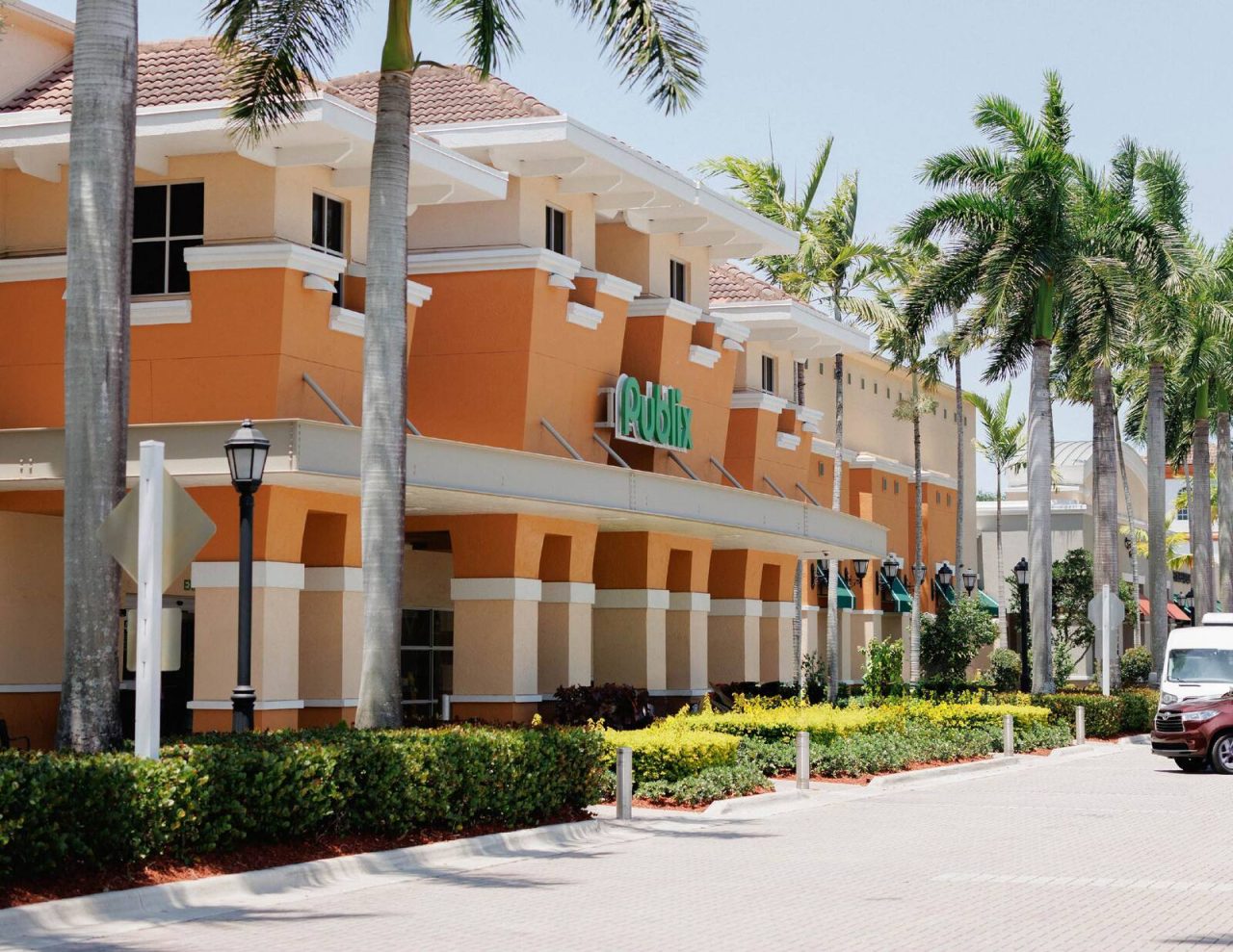 Weston Commons - Crawford Square Real Estate Advisors